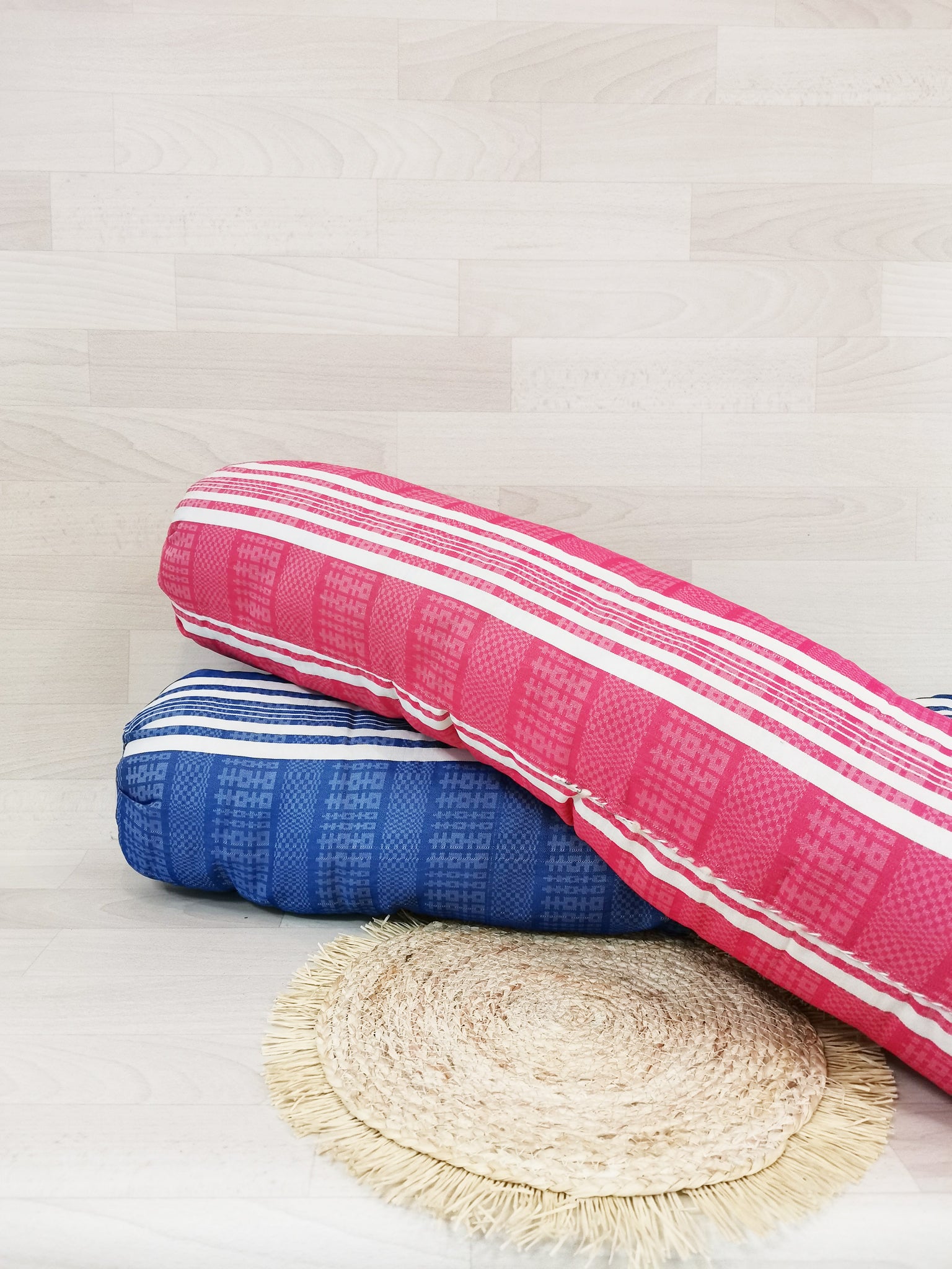 Bantal Guling – Sarong Batik